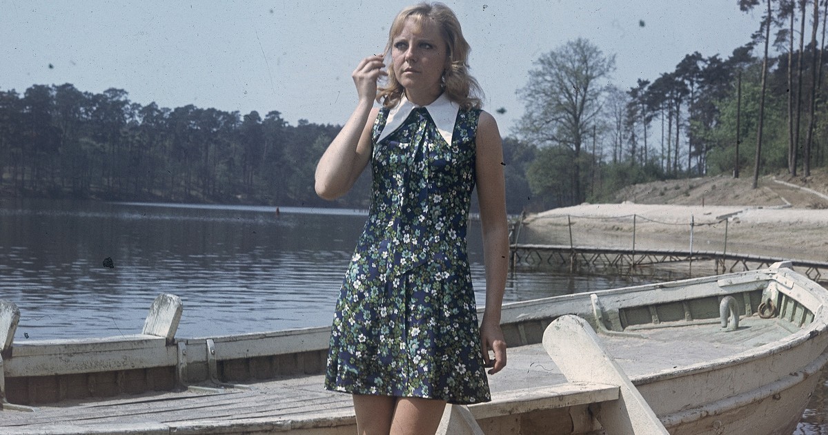 Dzwony, bufiaste rękawy, żaboty. Tak ubierały się kobiety w czasach PRL ...