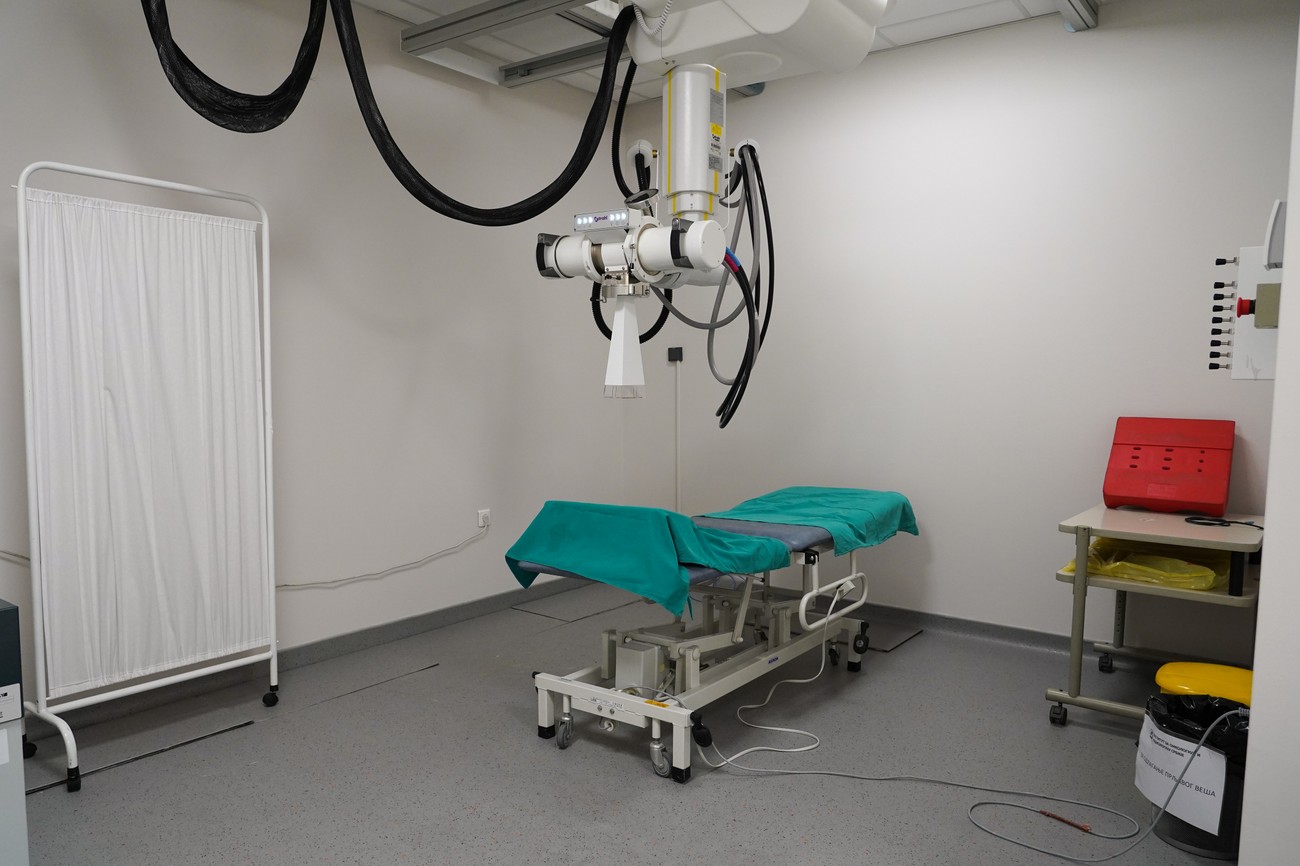 Institut za onkologiju dobio novi uređaj za zračenje malignih tumora ...