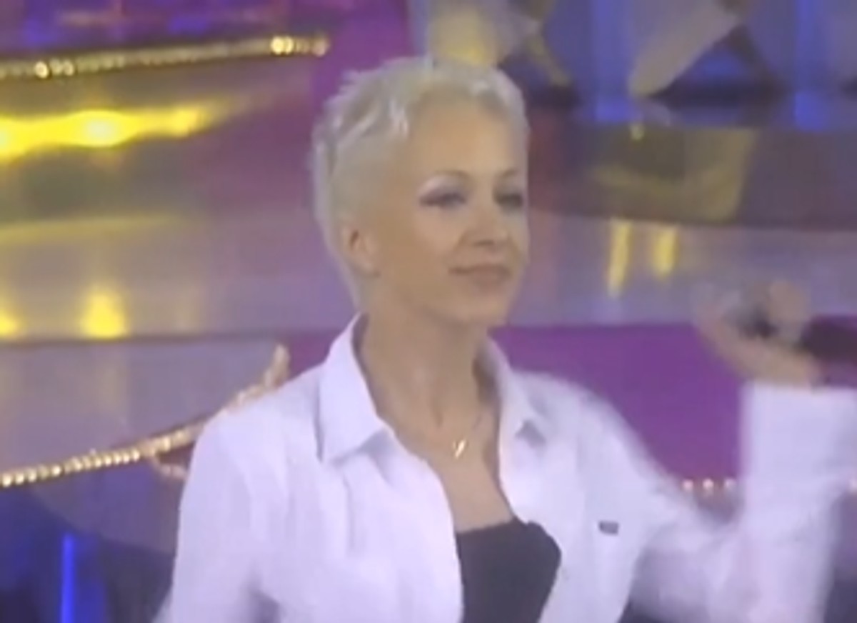 Bila je velika zvezda, a onda je završila u zatvoru: Isplivao snimak naše pevačice od pre 20 ...