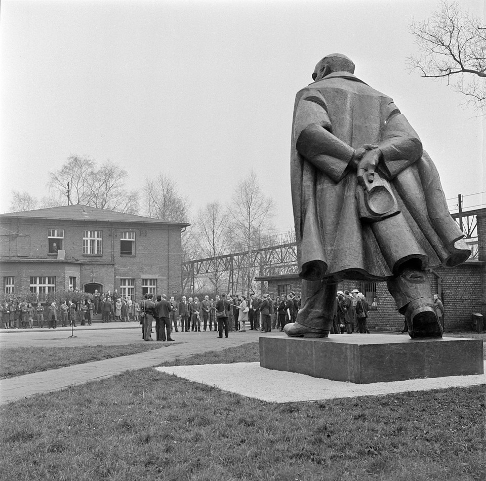 Marian Konieczny: Lenin nie należał do moich arcydzieł - Wiadomości
