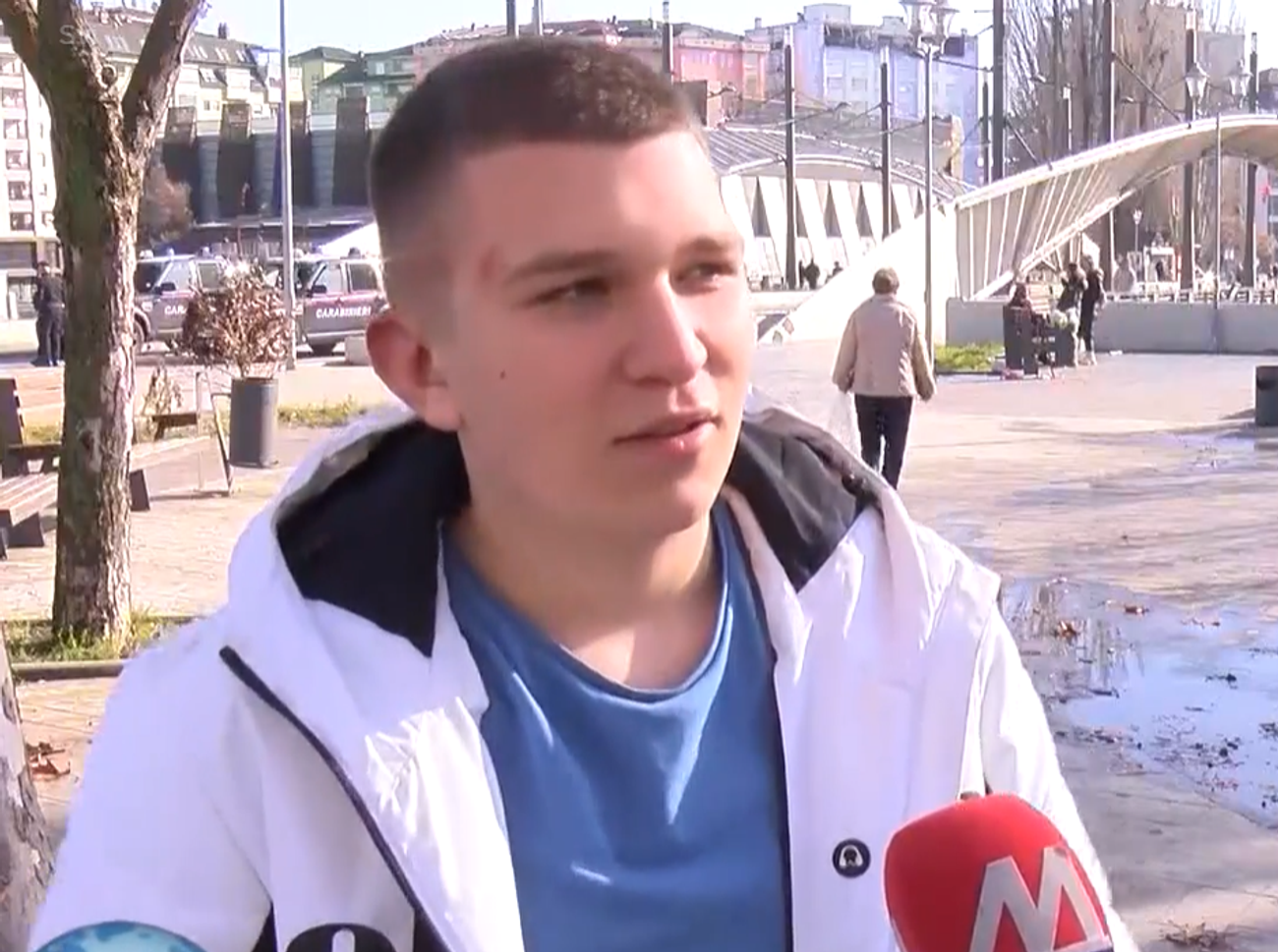 "VRIŠTAO JE I LUPAO LJUDIMA NA VRATA" Novi detalji KRVNIČKOG napada na srpskog dečaka iz Suvog ...