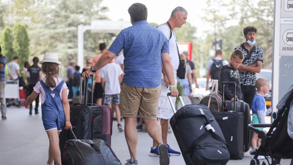 NE MOŽE VIBER DA ZAMENI ZAGRLJAJ Napustili su Srbiju u potrazi za ...