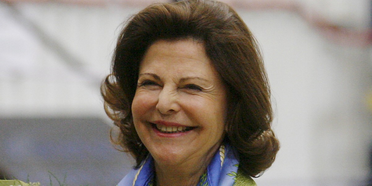 Królowa Sylwia twierdzi, że mieszka w pałacu z duchami - Wiadomości Królowa Sylwia twierdzi, że mieszka w pałacu z duchami - Wiadomości