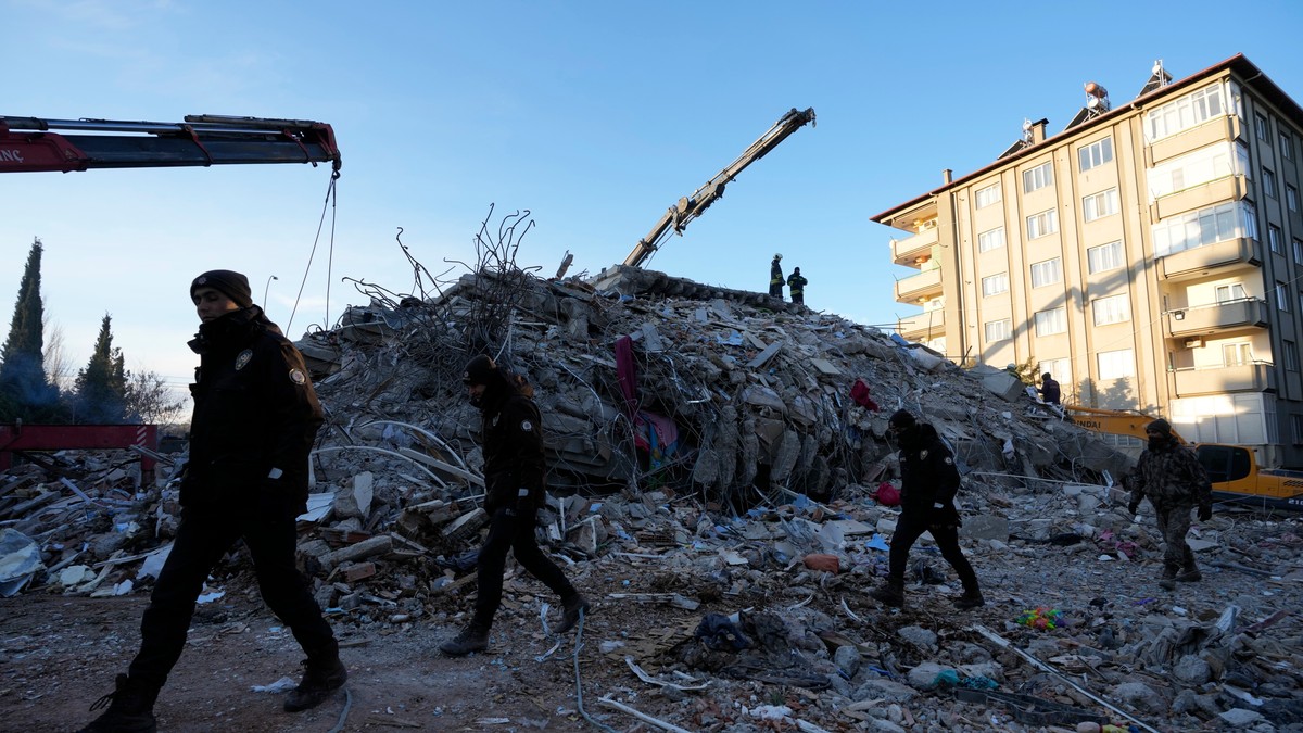 Turski ambasador u Srbiji poručio da Turska ima veliku podršku Srbije nakon razornog zemljotresa ...