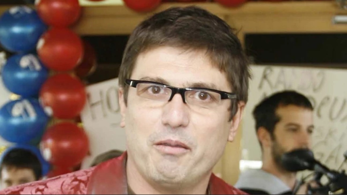 Sa cegerom se vraća sa pijace: Rambo Amadeus iz drugog ugla