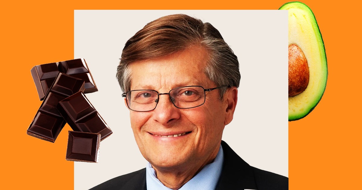 A doctor who says he's reversed his age by 20 years eats these 7 foods ...