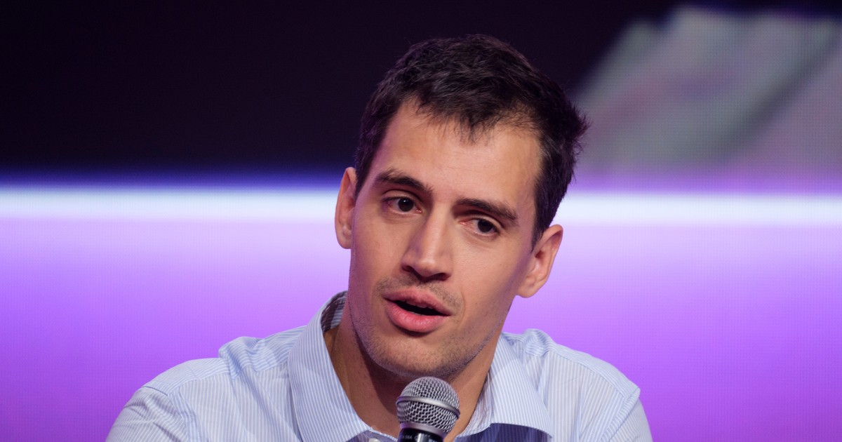 Buzzy French AI startup Mistral isn't for sale and plans to IPO, its ...