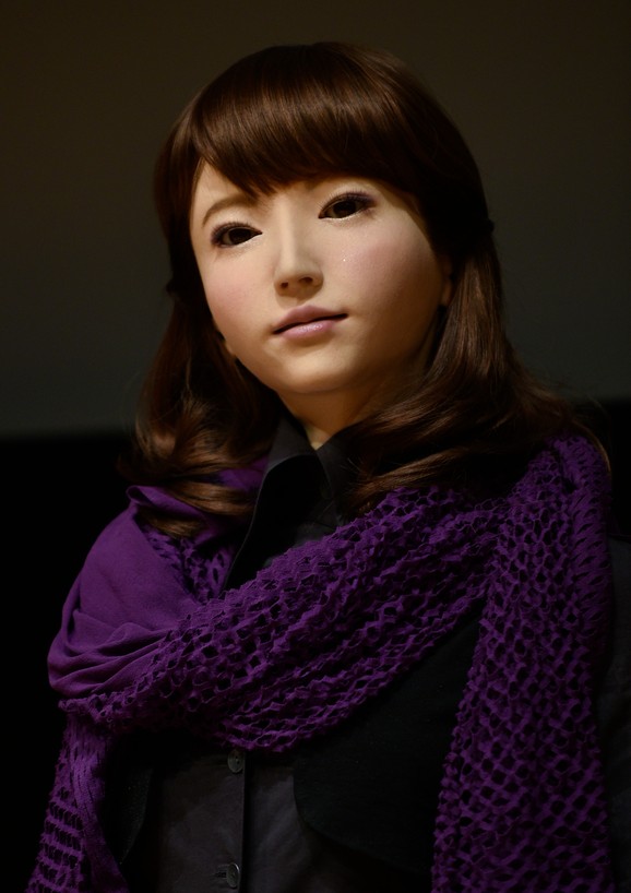 “NEZAVISNA SVEST” Čovekoliki robot Erika postaje TV voditeljka u Japanu