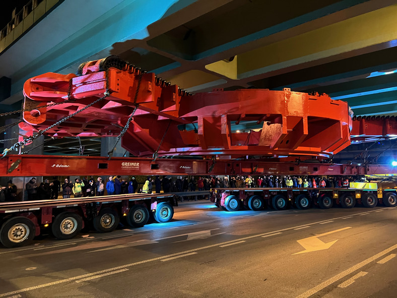 Jechałem w konwoju transportującym elementy maszyny TBM. Nie wszystko ...