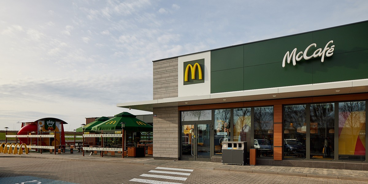 Kultowy burger? Za tym smakiem stoją receptury i procedury