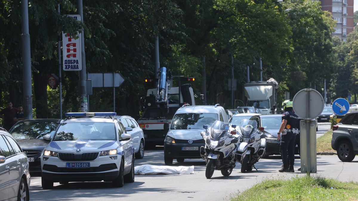 Prve slike sa mesta saobraćajne nesreće na Novom Beogradu - Blic
