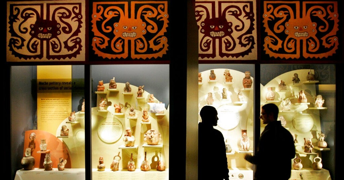 Chicago museum covers up Native American displays as new rules go into effect | Business Insider ...