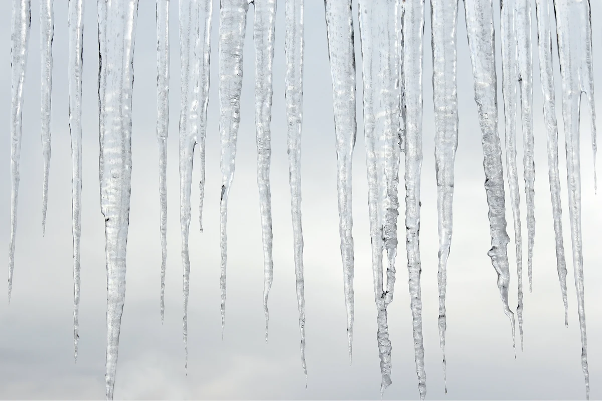 Uwaga na sople. Lodowe nawisy mogą zabić - Dziennik.pl