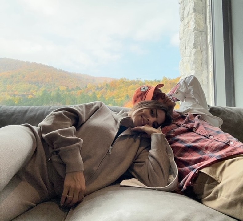 Bikovićeva žena pokazala bujnu pozadinu: Ivana se uslikala u helankama ...