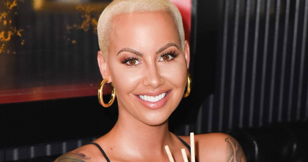 Amber Rose na gali MTV VMA 2017. Nowa fryzura modelki - Noizz