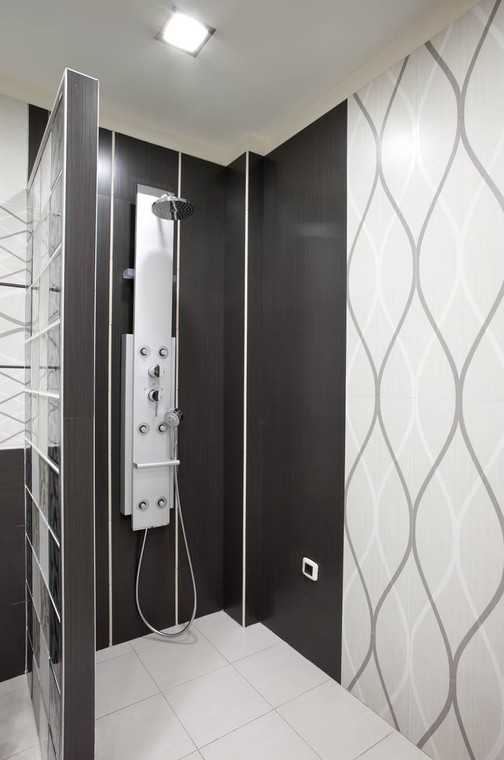 Prysznic bez kabiny i brodzika - Dom