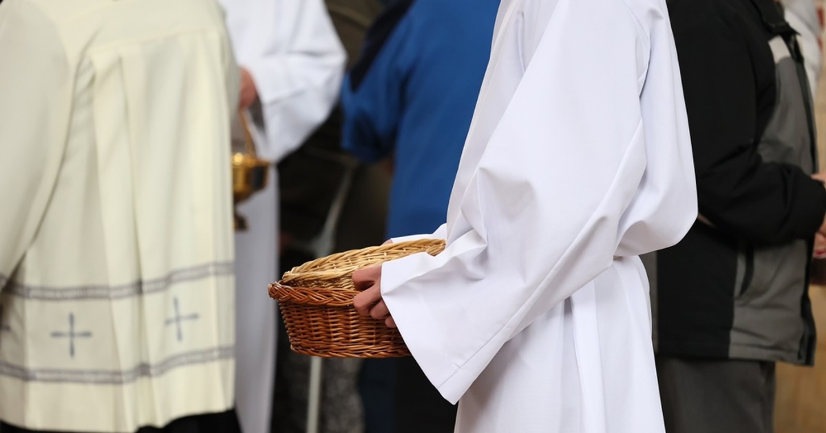 Po ile chrzest, ślub i pogrzeb? Oto najnowsze dane - Kobieta Po ile chrzest, ślub i pogrzeb? Oto najnowsze dane - Kobieta