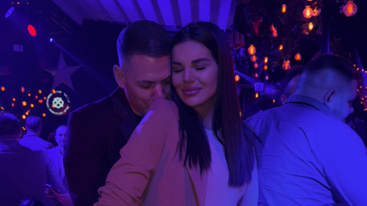 Jovana Ljubisavljević upla u deveti mesec trudnoće i objavila fotografije sa stomakom do zuba - Blic