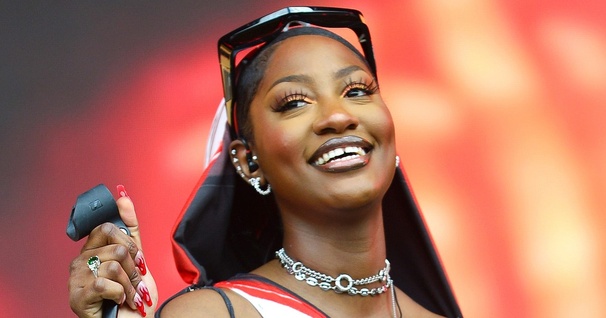 10 things to know know about Tems, the Nigerian singer-songwriter who ...
