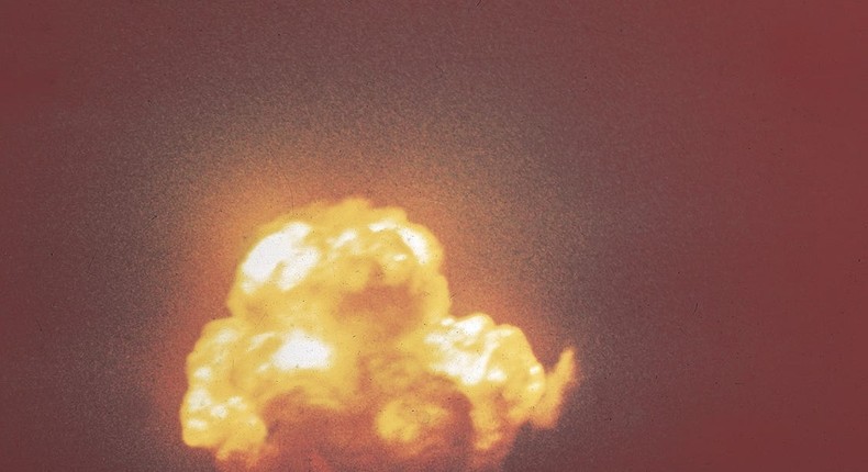 How Christopher Nolan recreated the Trinity Test atomic bomb explosion ...