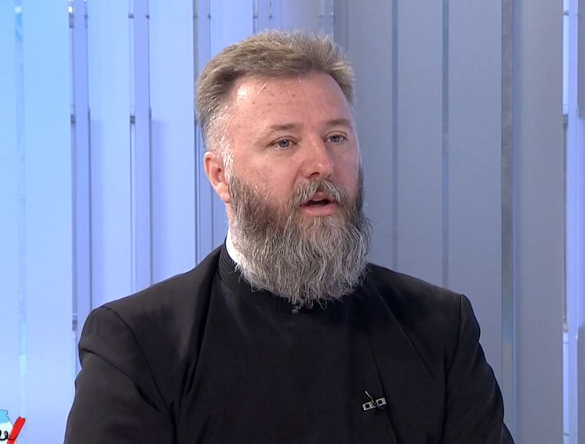 Otac Predrag Popović: "Jedan jorgan i ova prostorija su recept za dobar ...