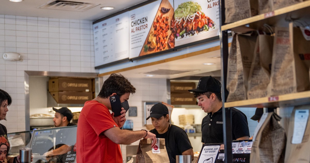 Chipotle workers have to start as early as 6 a.m. to prep food even ...