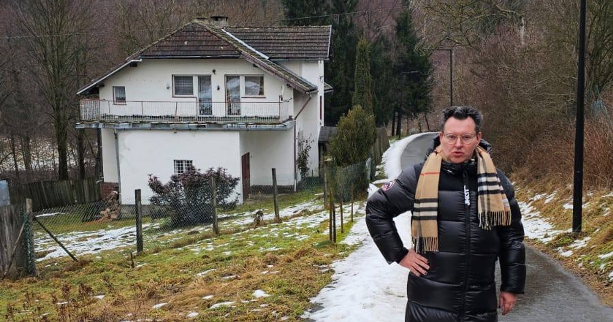 Dom Violetty Villas zamienia się w ruinę. Pisarz pokazał najnowsze zdjęcia