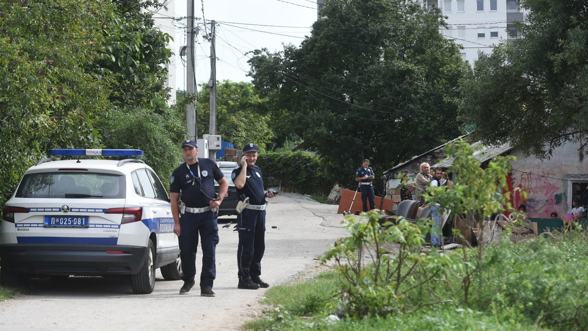DETALJI STRAŠNE TRAGEDIJE NA KARABURMI Uhapšen muškarac koji je kombijem usmrtio trogodišnje ...