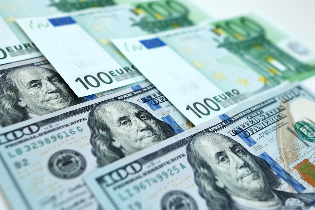 "Pojavljuju se znaci dedolarizacije!" Stratezi JPMorgan-a potvrdili ...