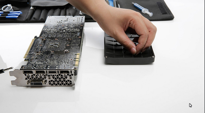 Wymiana pasty termoprzewodzącej w karcie graficznej krok po kroku