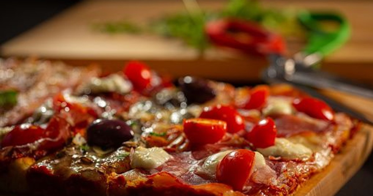 Pizza na chlebie tostowym – gotowa w kilka minut