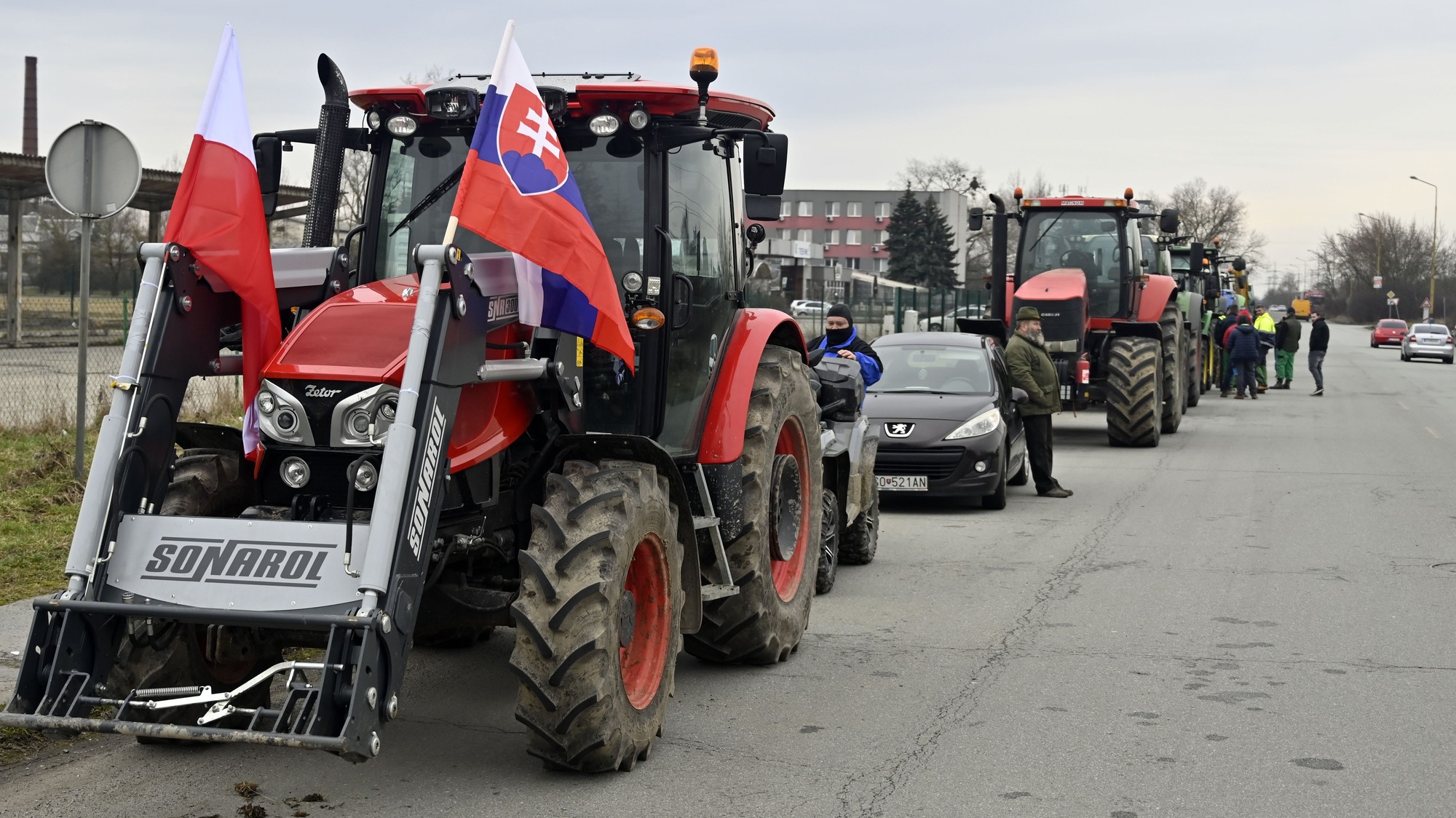 Protesty farmárov naprieč Slovenskom: Polícia upozorňuje na viaceré ...