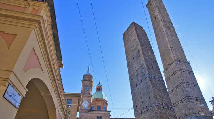 Fokozott készültség Olaszországban a ferde torony miatt - Blikk