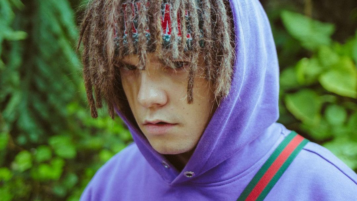 Młody raper, który musiał zmierzyć się z falą hejtu. Kim jest Young ...