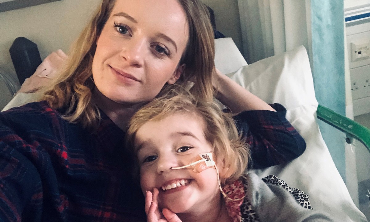 A rákos kislány, Lily-May Betts végre otthon karácsonyozhat - Blikk Rúzs