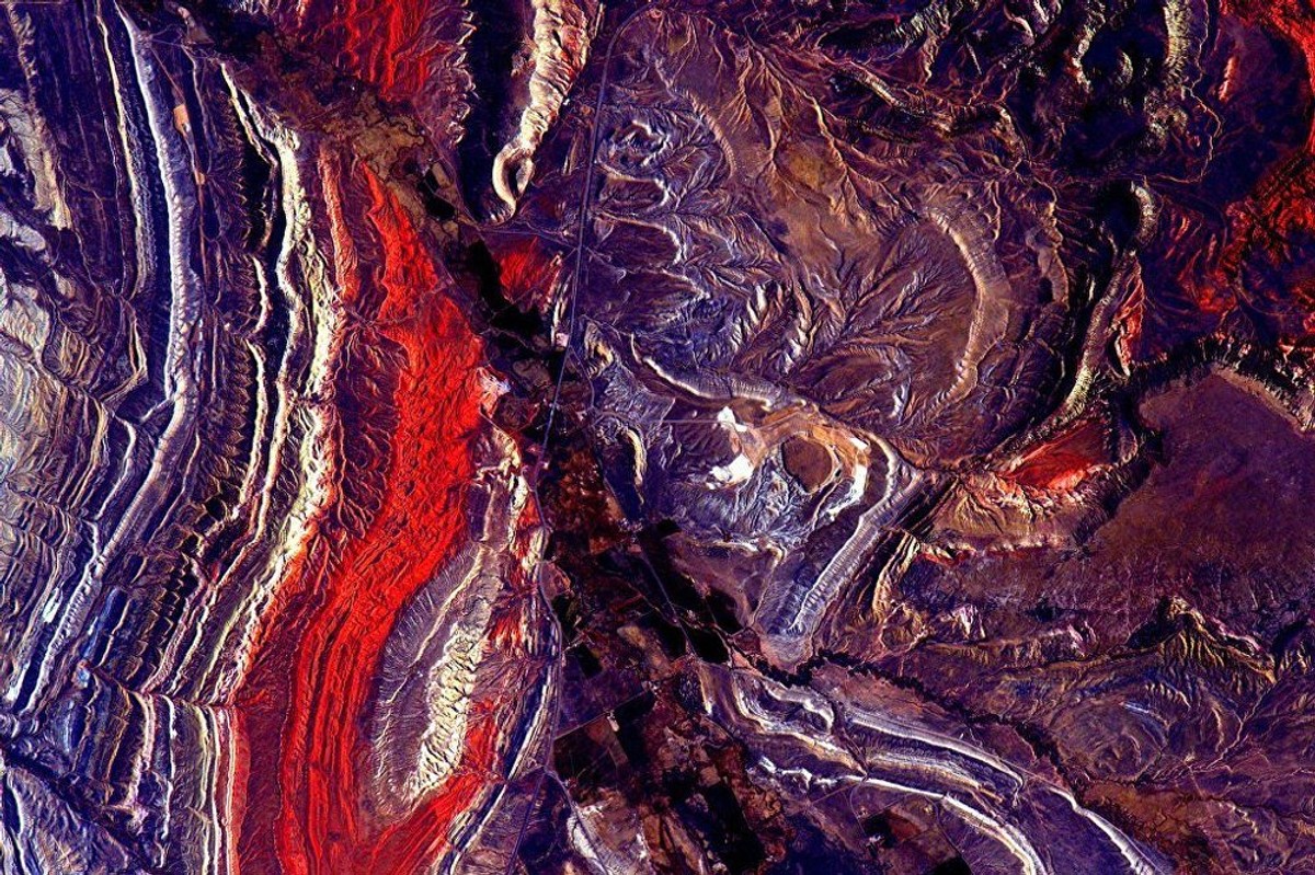 POZDRAV IZ SVEMIRA Zemlja kao UMETNIČKO DELO