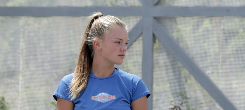 Pikáns tartalom az Exatlon Hungaryban: Egy szál bugyira vetkőzött Pap ...