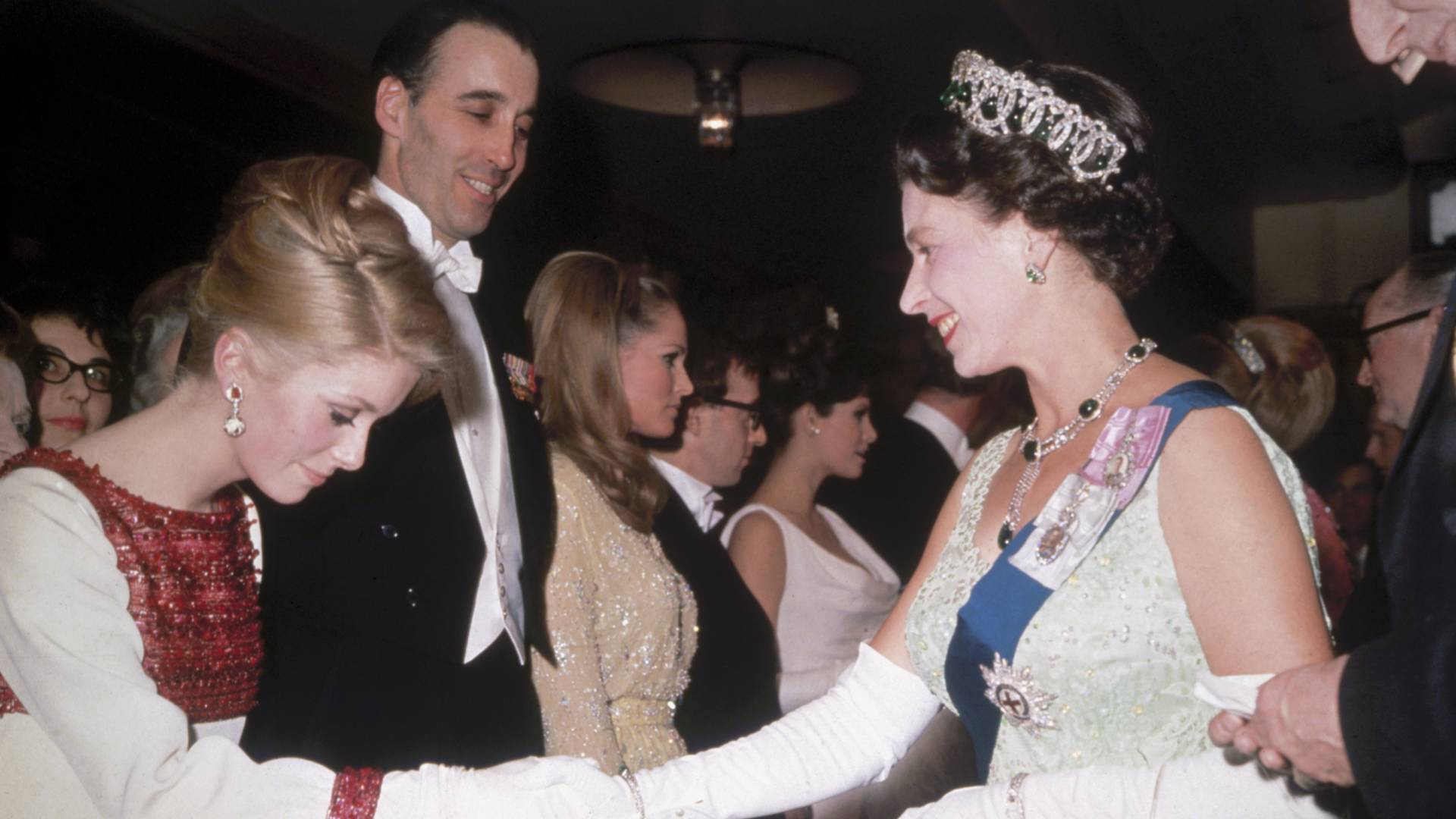 Catherine Deneuve: nazywano ją "francuską Grace Kelly" albo "królową ...