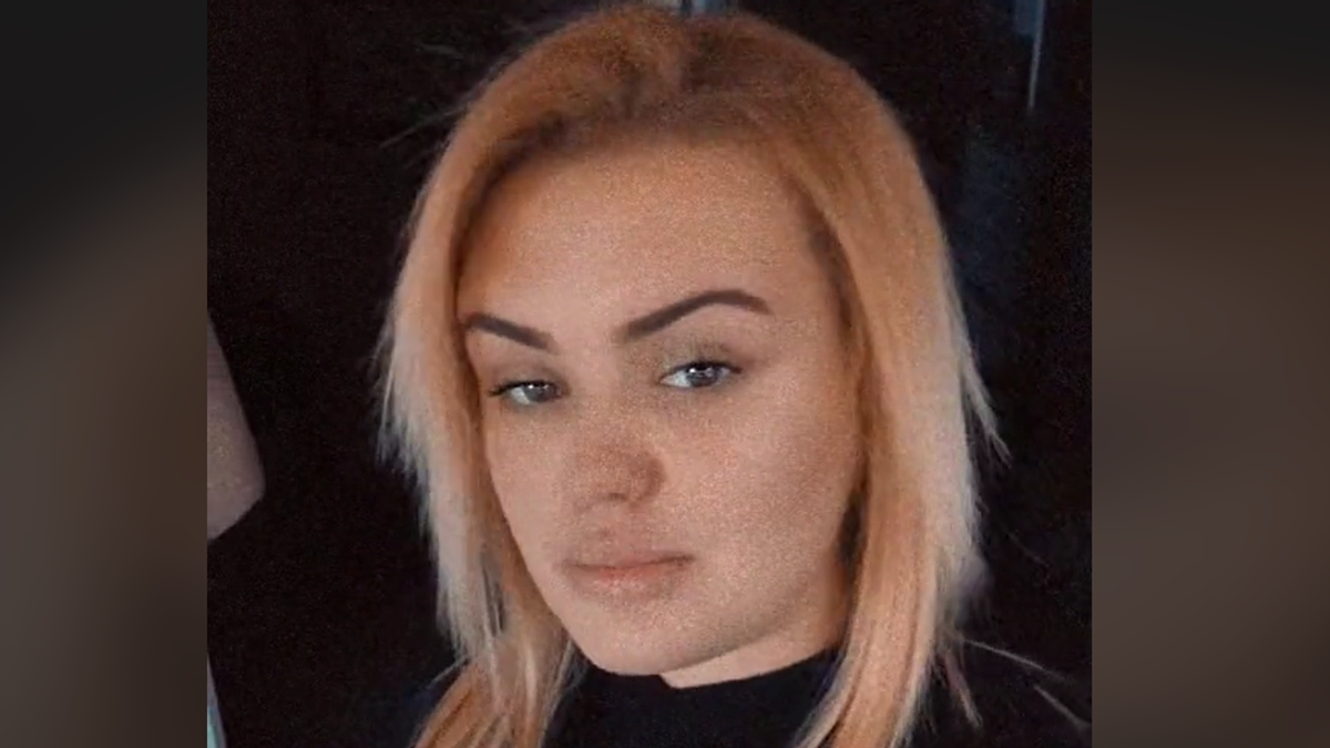 Ispovest Emilije koja je sa 16 godina rodila dete i postala samohrana majka - Blic