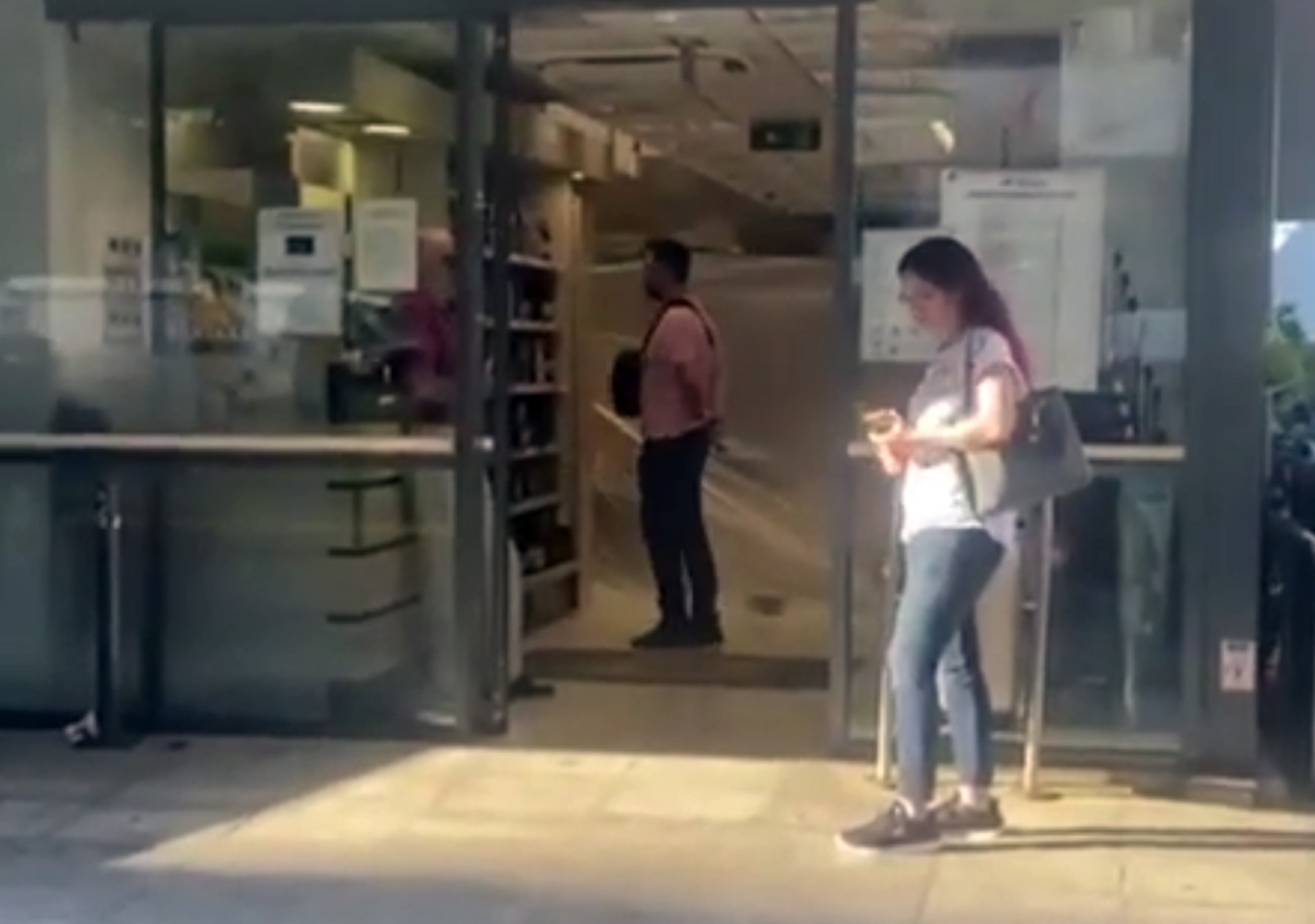 Prvi snimci sa mesta pucnjave u supermarketu u Grčkoj: Napadač uhapšen - Blic