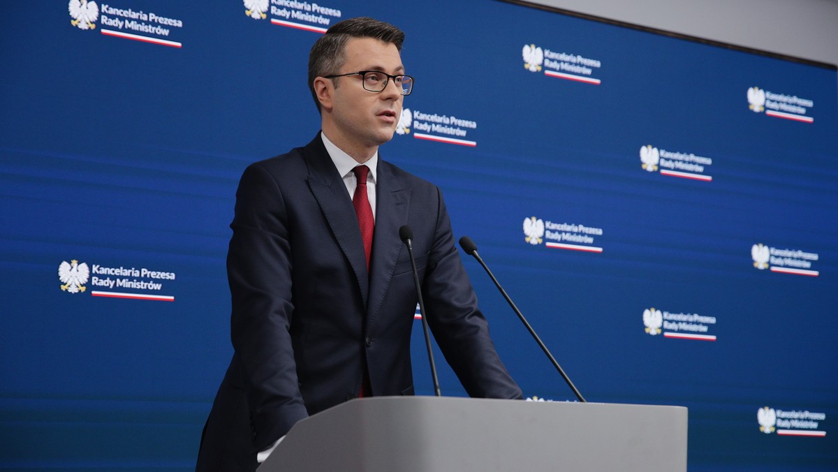 800 plus. Rzecznik rządu: we wtorek ruszą prace - Wiadomości 800 plus. Rzecznik rządu: we wtorek ruszą prace - Wiadomości