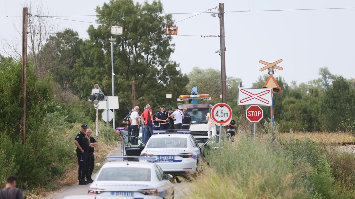 Potresne scene u Lazarevcu gde je voz ubio brata (12) i sestru (14), komšije tvrde da ...