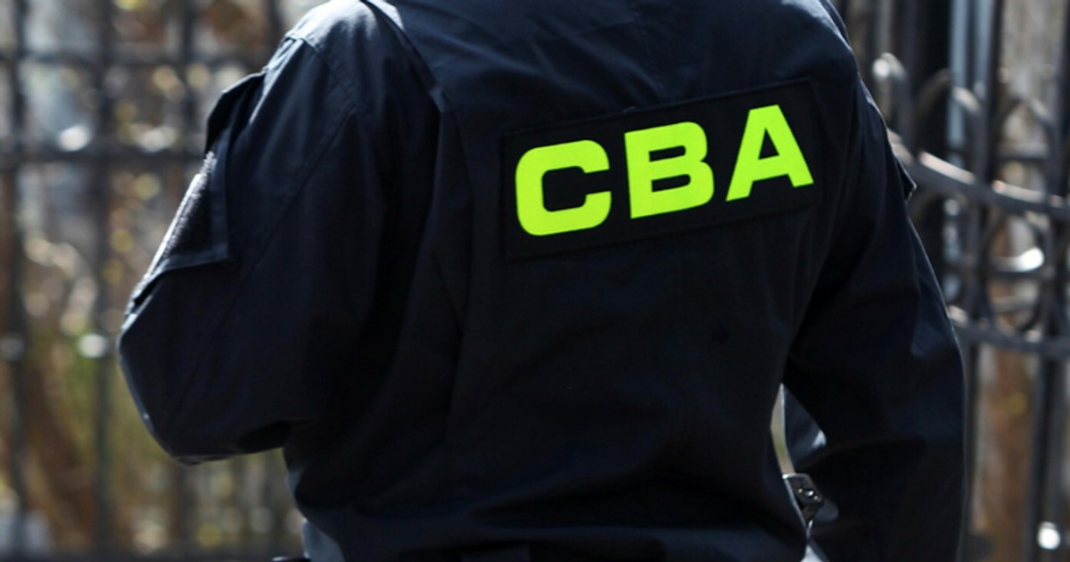 Warszawa: kasjerka CBA skazana za wyprowadzenie z biura 9 mln zł ...