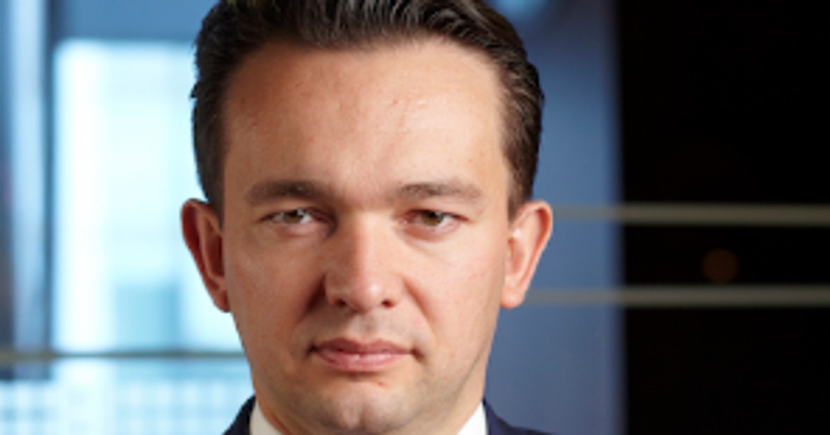 Łukasz Januszewski z zarządu Raiffeisen - historia sukcesu