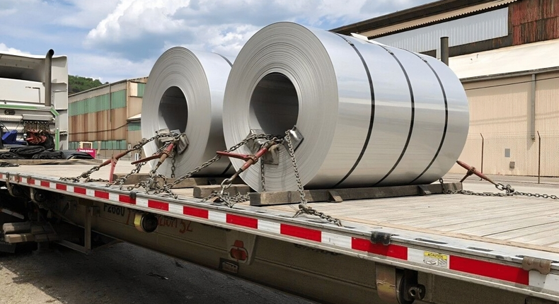 Why trailers only transport two or three steel coils at one time ...