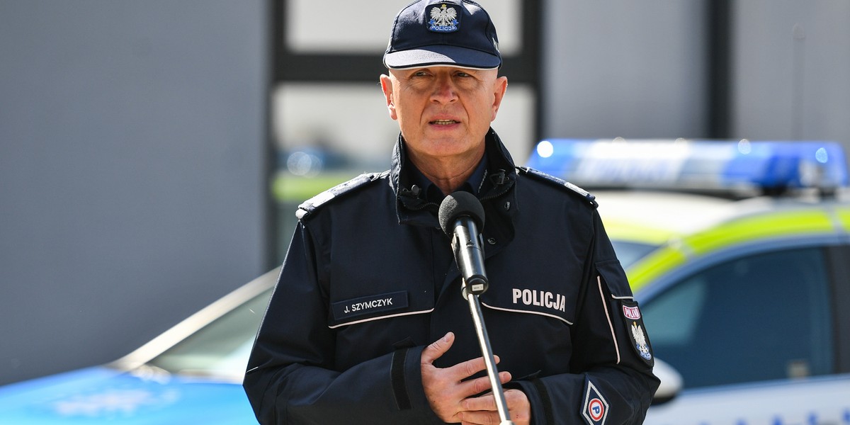 Wybuch granatnika w gabinecie gen. Szymczyka. Nowe informacje - Wiadomości Wybuch granatnika w gabinecie gen. Szymczyka. Nowe informacje - Wiadomości