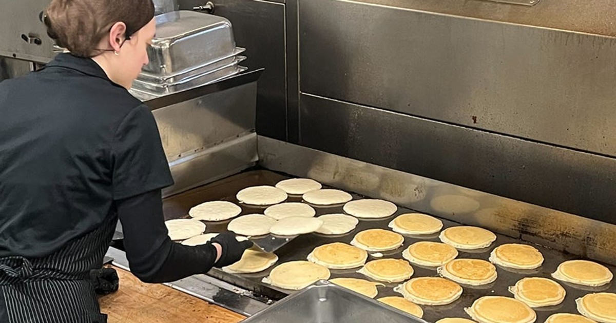 How America's largest buffet survived the death of all-you-can-eats ...