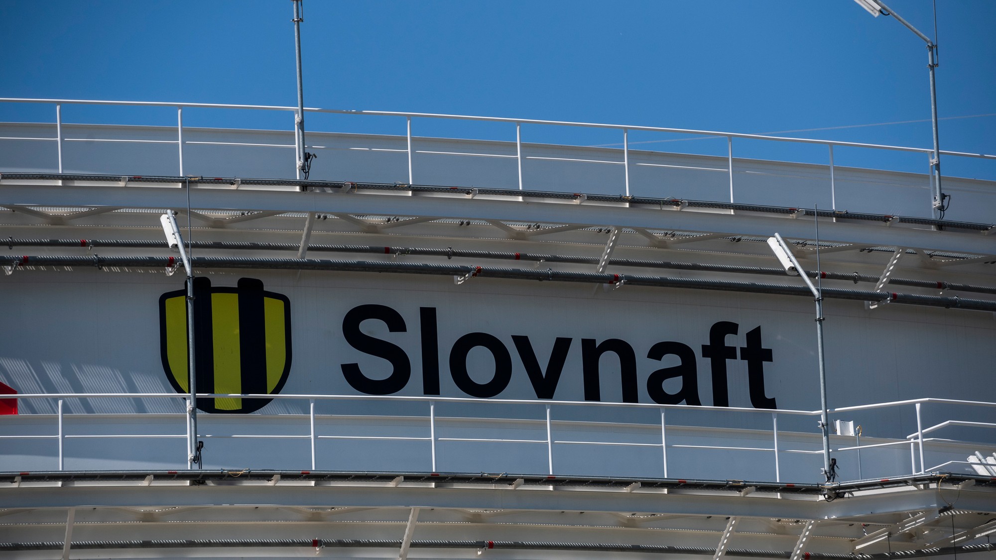 Obavy o bezpečnosť dodávok ropy, Slovnaft koná: Pre spor s chorvátskym ...