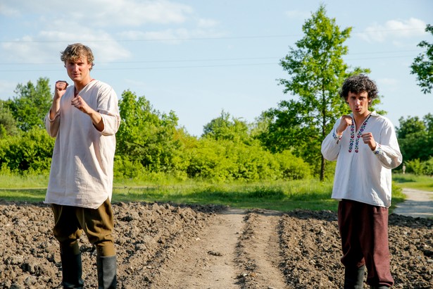 "Sami swoi. Początek". Kto zagrał Pawlaka i Kargula? Znacie ich już z ...