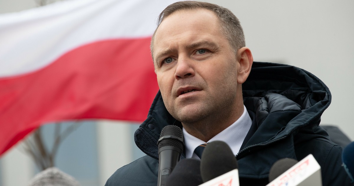 Nowy sondaż zaufania. Karol Nawrocki traci, Sławomir Mentzen bije rekordy